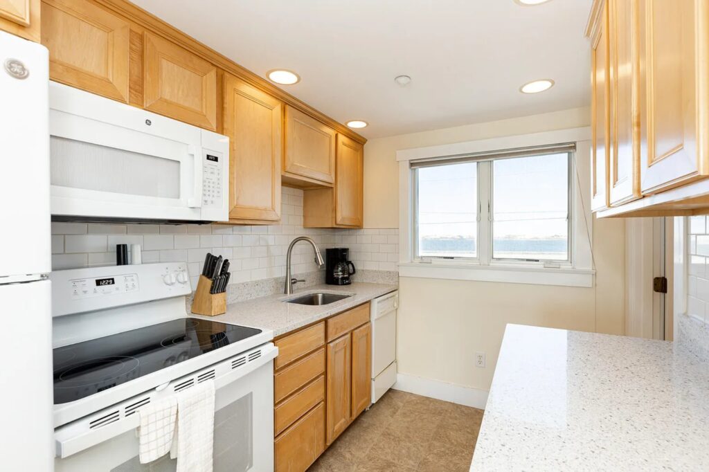 Rates - Crows Nest Resort